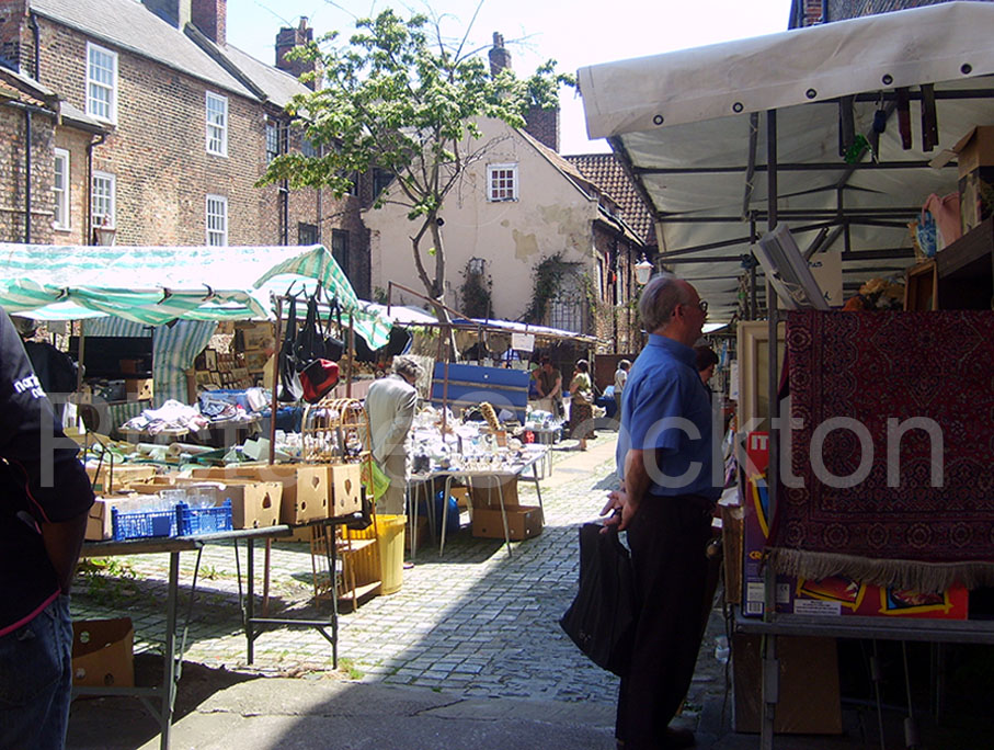 Flea Market, Hodgsons Yard | Picture Stockton Archive