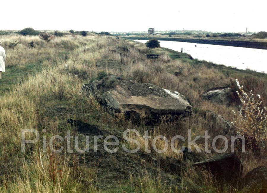 River Tees Concrete Tank Trap c1985 | Picture Stockton Archive